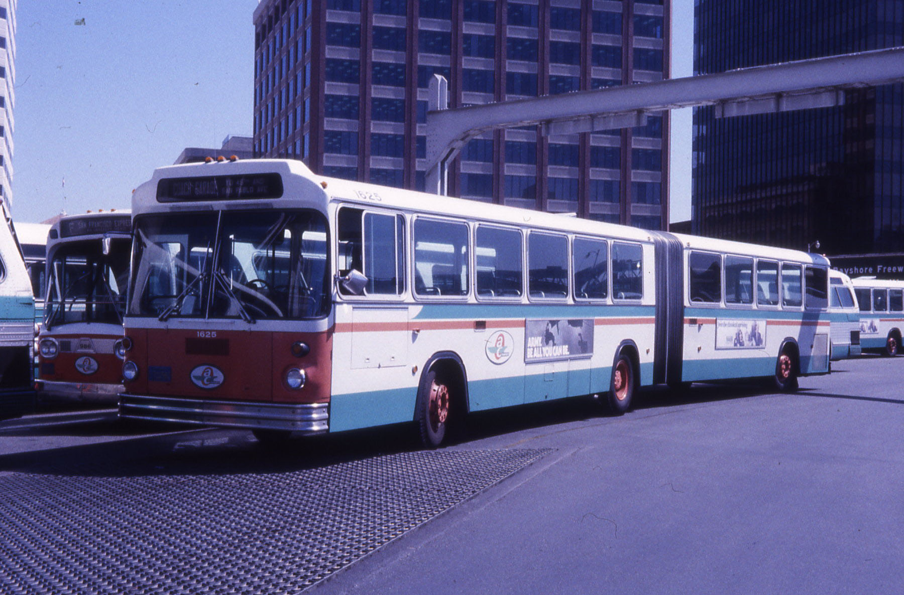 AC Transit | SHOWBUS AMERICA BUS IMAGE GALLERY