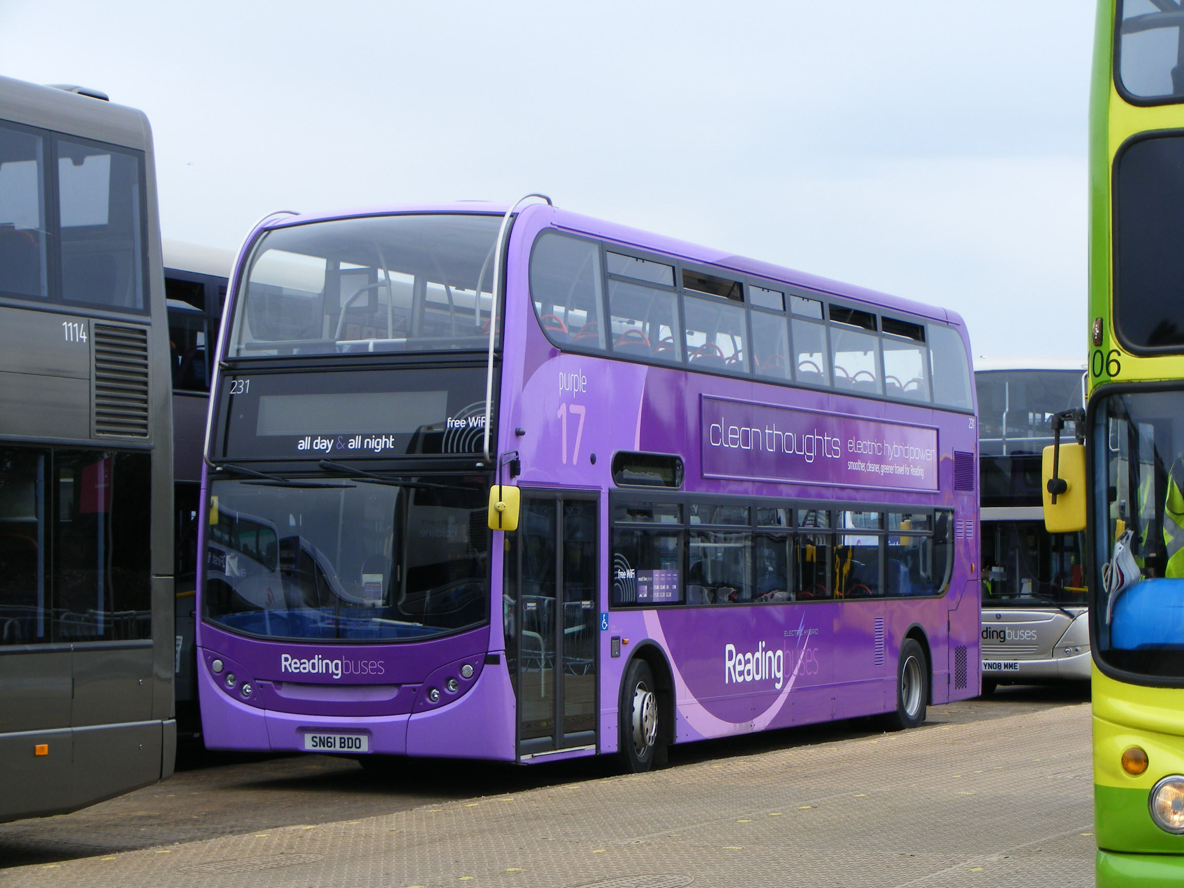 Reading Buses SHOWBUS BUS IMAGE GALLERY