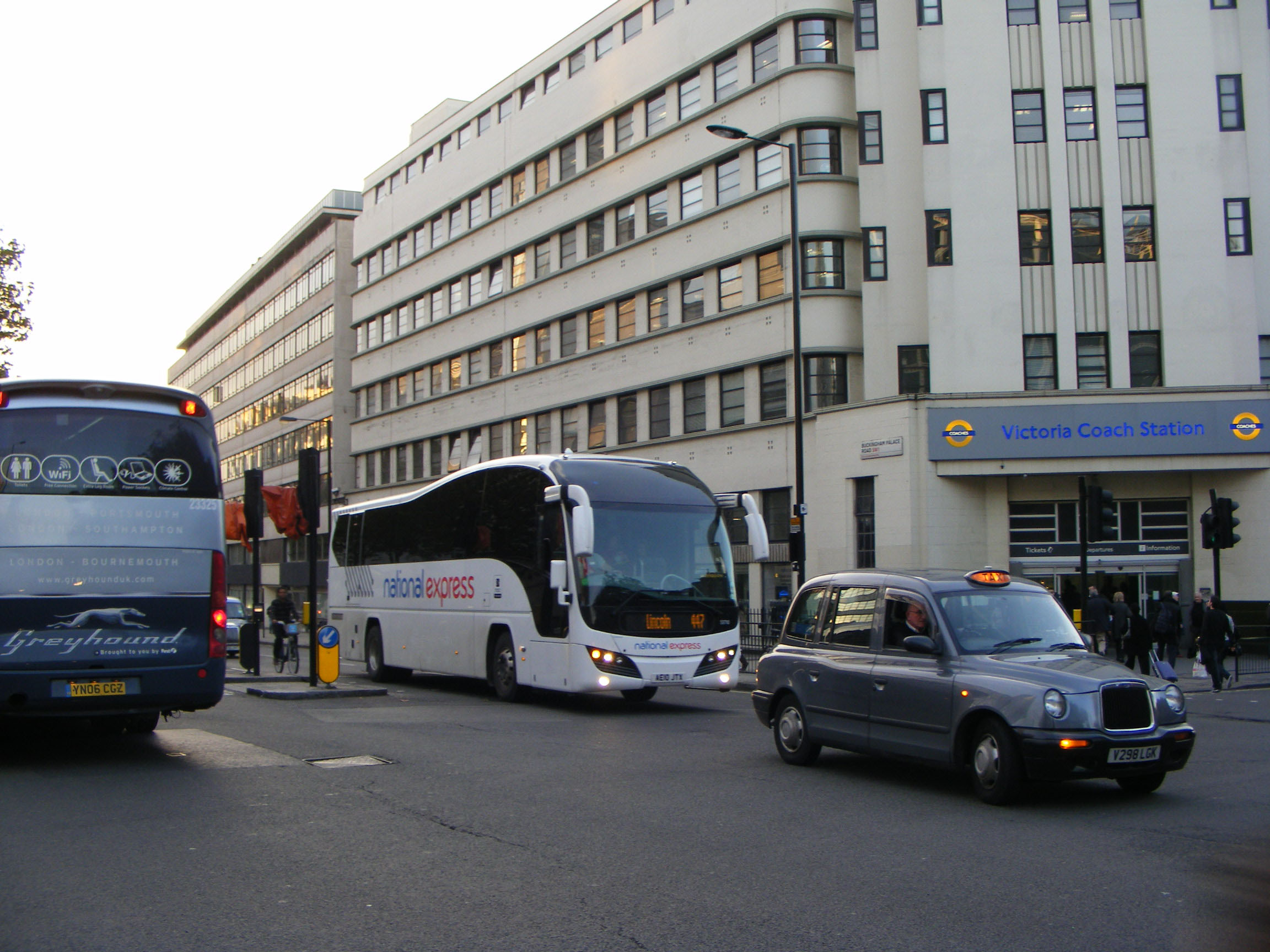 NATIONAL EXPRESS | SHOWBUS COACH IMAGE GALLERY | Plaxton Elite