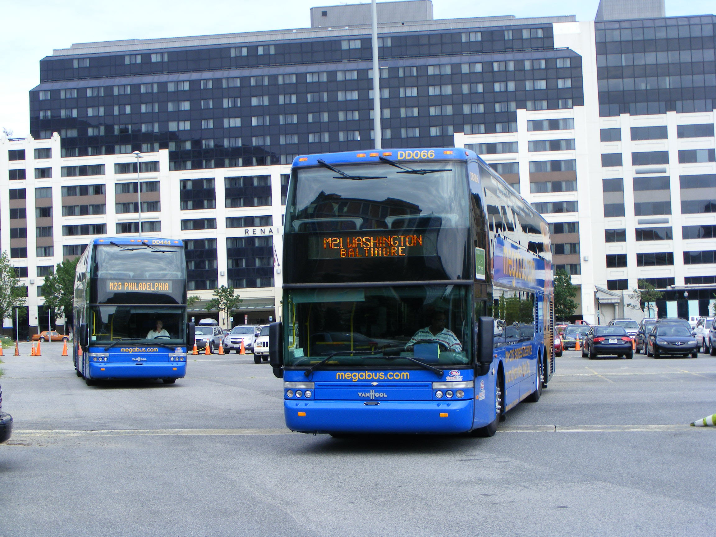 Megabus Van Hool Astromega DD066 & DD444