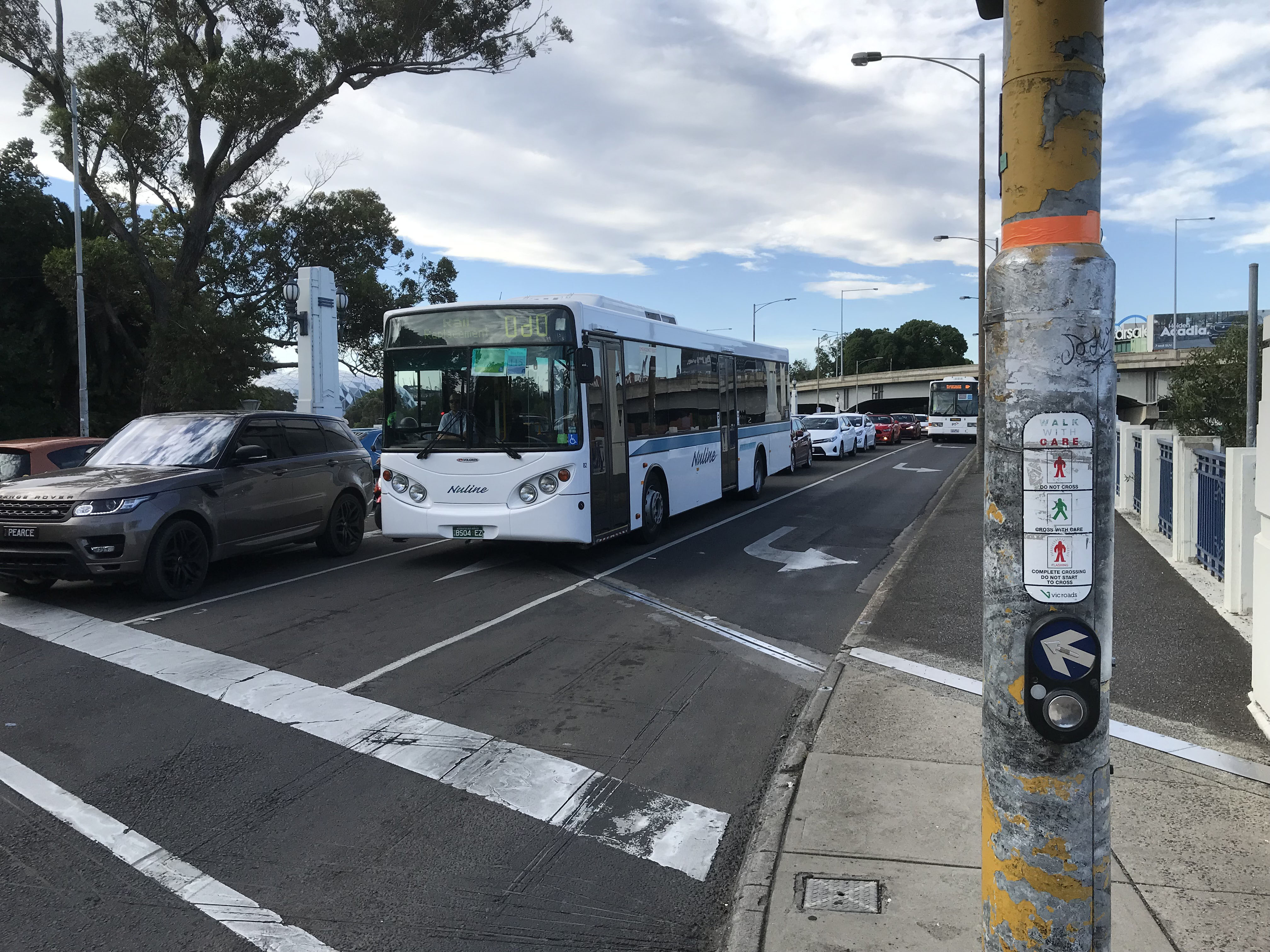 Nuline Charter | australia.SHOWBUS.com BUS & COACH IMAGE GALLERY
